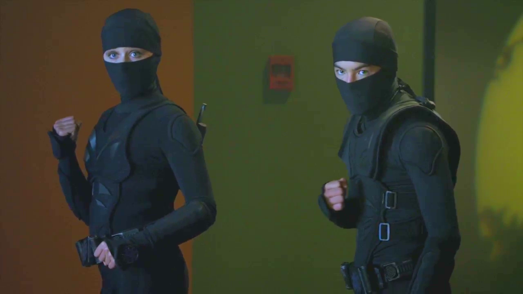 The masked villainess Snakeskin VS Supah Ninjas! - Maskripper Org