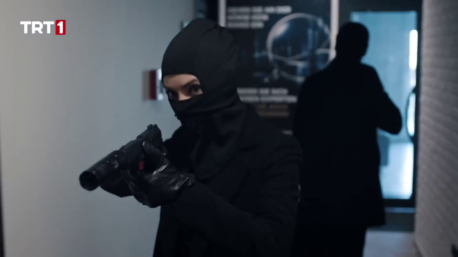 Maskripper Org - Masked women in movies, tv-series, cosplay, comics ...