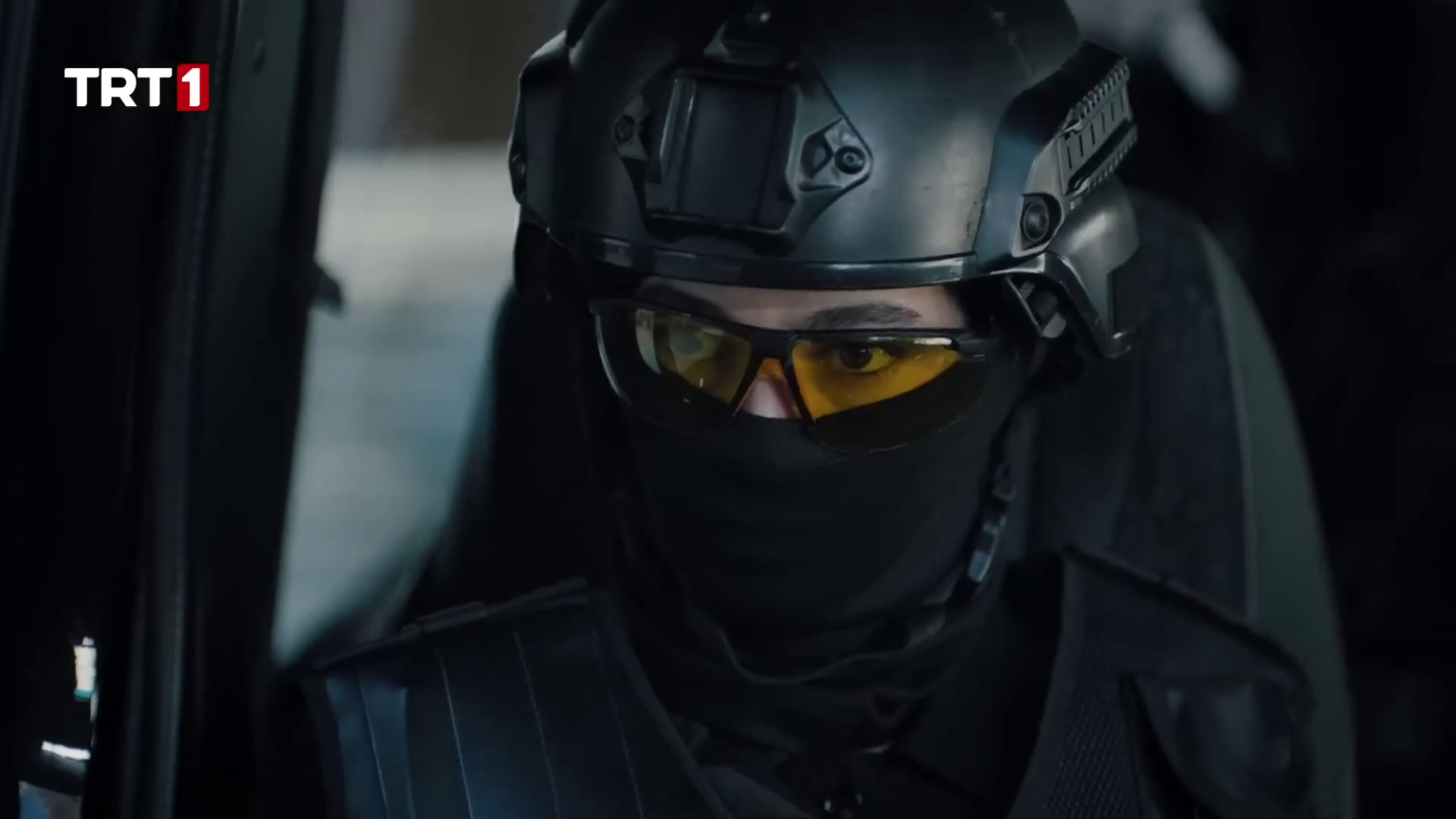 Maskripper Org - Masked women in movies, tv-series, cosplay, comics ...