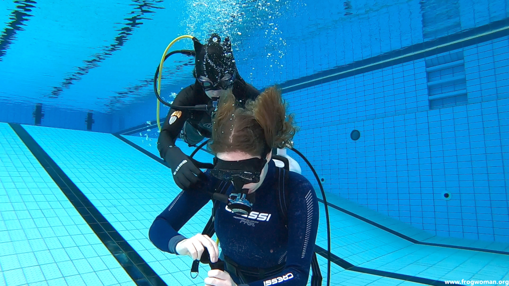 Maskripper Org - Masked women in movies, tv-series, cosplay, comics ...