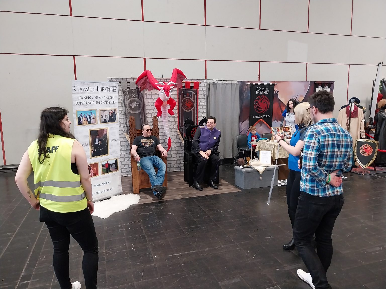 Maskripper Org - Masked women in movies, tv-series, cosplay, comics ...