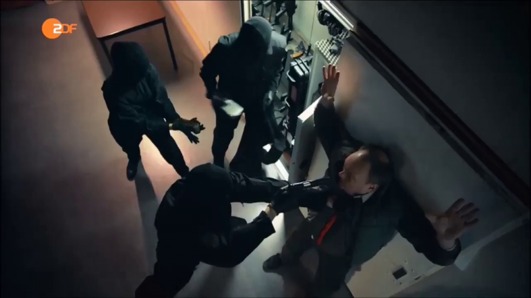 Maskripper Org - Masked women in movies, tv-series, cosplay, comics ...