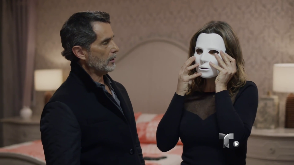 Maskripper Org - Masked women in movies, tv-series, cosplay, comics ...