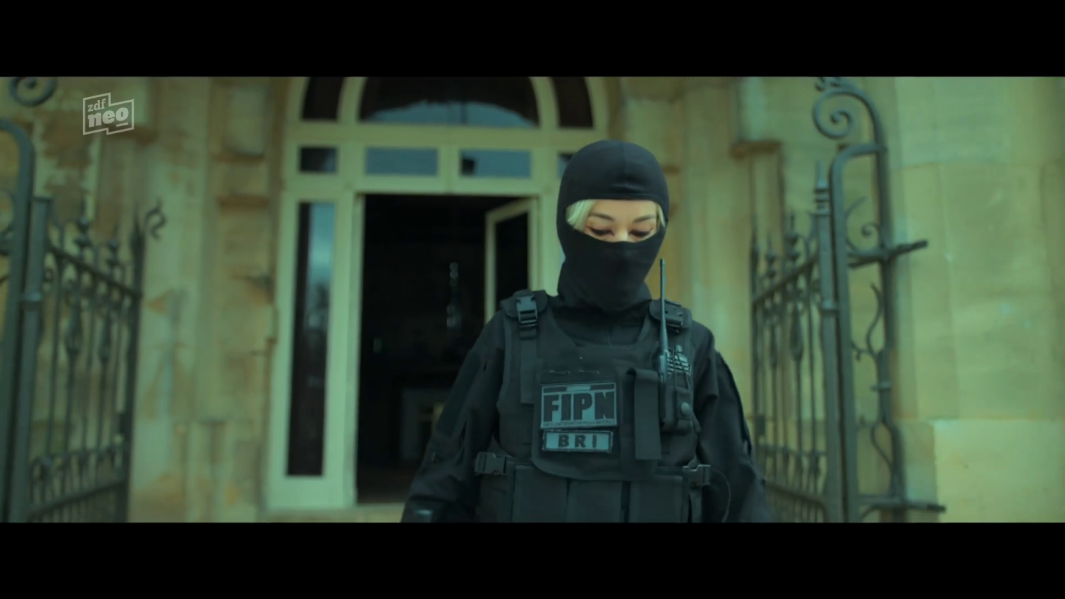 Maskripper Org - Masked women in movies, tv-series, cosplay, comics ...